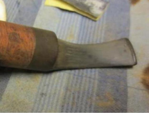 Repairing a Bite Through on a Vulcanite Stem with Black Super Glue ...