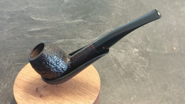 Refreshing a Blatter 1989 Rustic Bent Egg | rebornpipes
