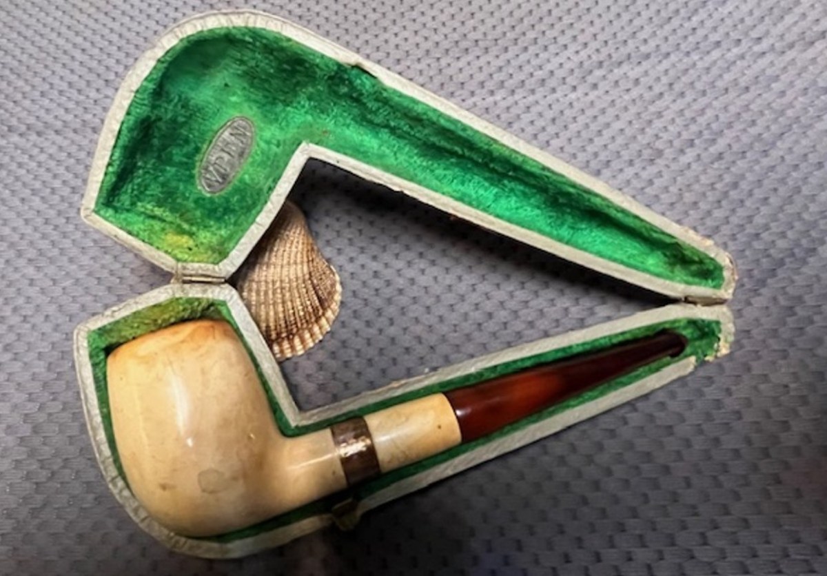 Cleaning up a VPFN Cased Meerschaum Billiard with a Bakelite Stem | rebornpipes