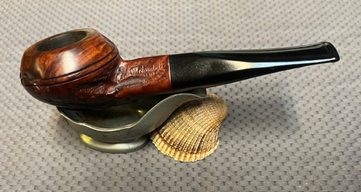 A Lovely Custombilt 17 Squat Diamond Shank Bulldog | rebornpipes